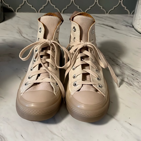 Converse | Shoes | Like New Converse Chuck Taylor All Star Limited ...